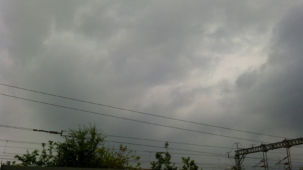 bizzare storm activity,,, 15 minutes of perpetual thunder continuously ...