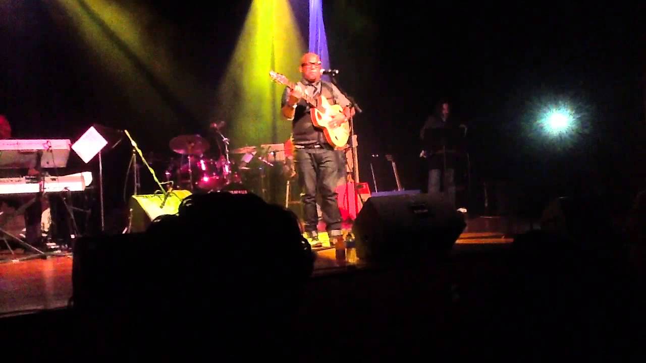 Jonathan Butler - Sarah, Sarah At The Bishop Arts Theatre - YouTube