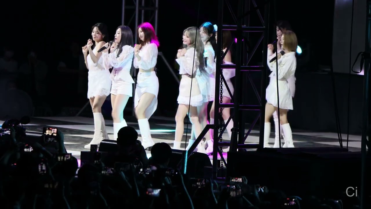 20220526 프로미스나인(formis_9) - WE GO (원광대 원탑대동제)(Fancam) - YouTube