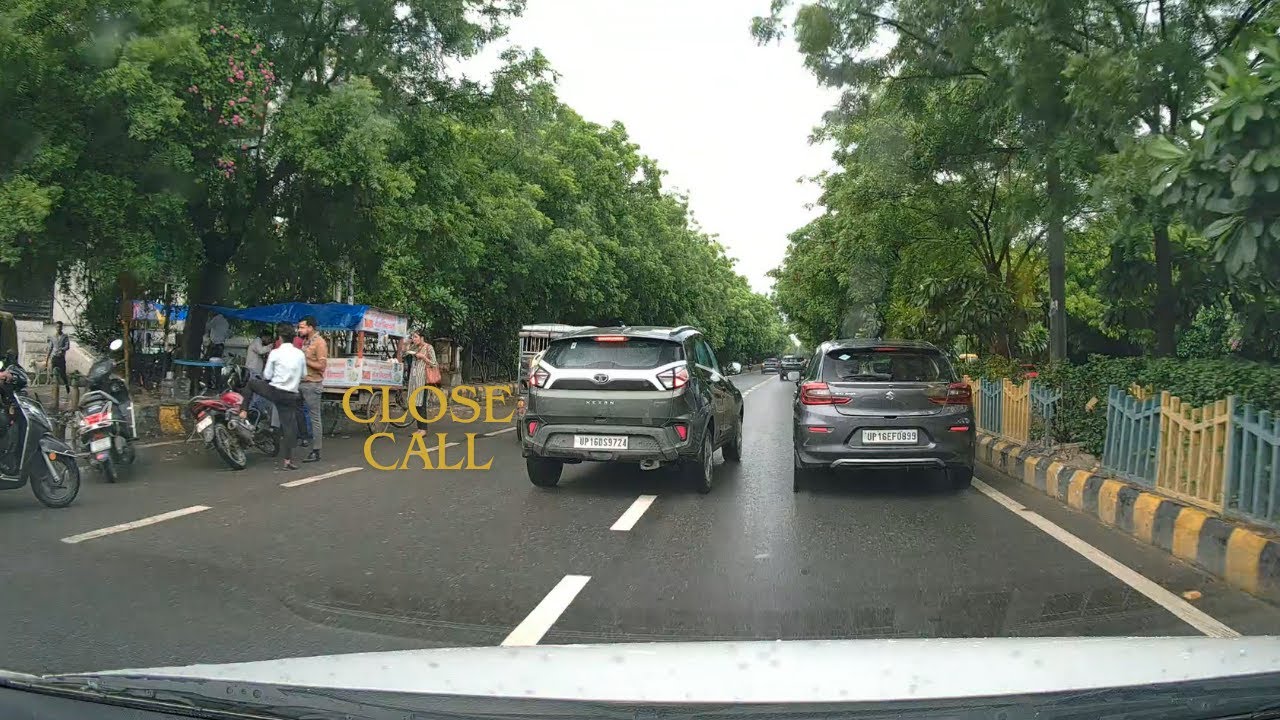 Lamborghini Huracan Acclerating HARD | Bad Drivers of Noida - YouTube