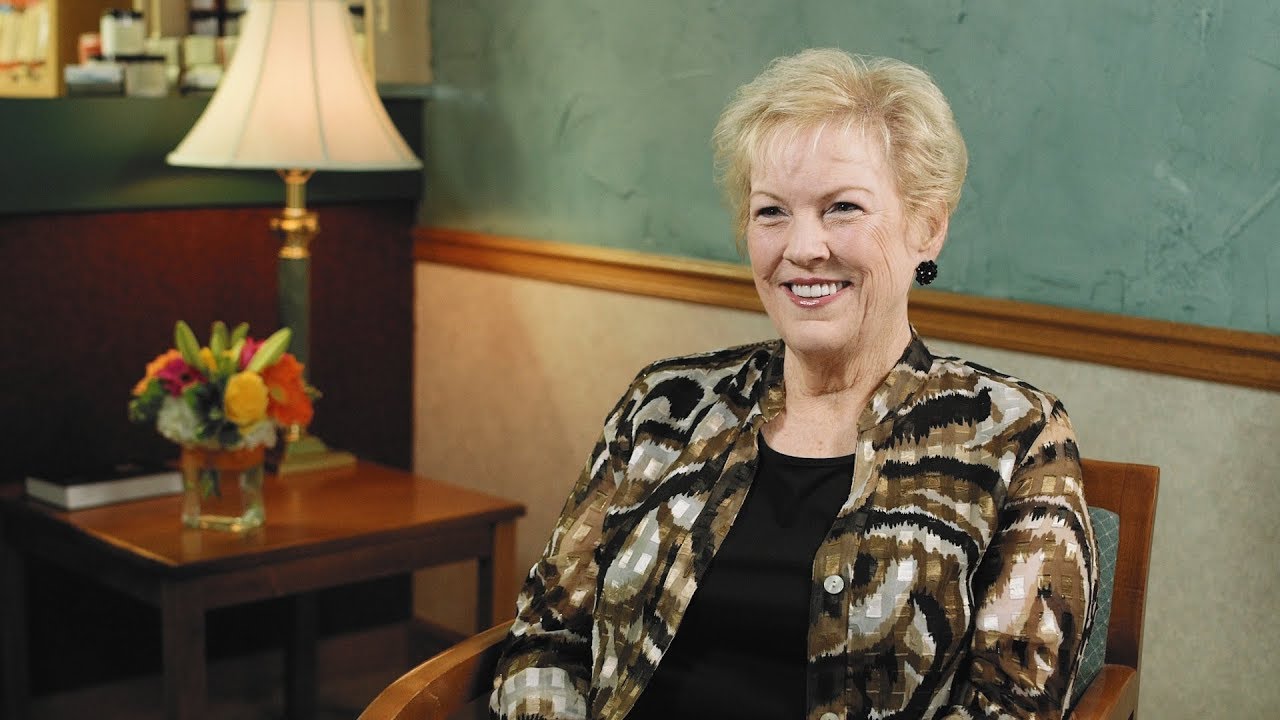 Susan R. on why she recommends coming to Lakecrest Dental - YouTube
