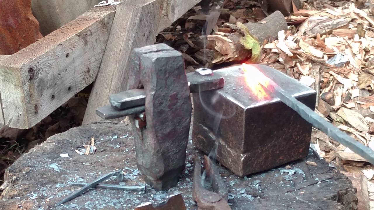 Blacksmithing: Forging on a Colonial Style Nail Making Jig - YouTube