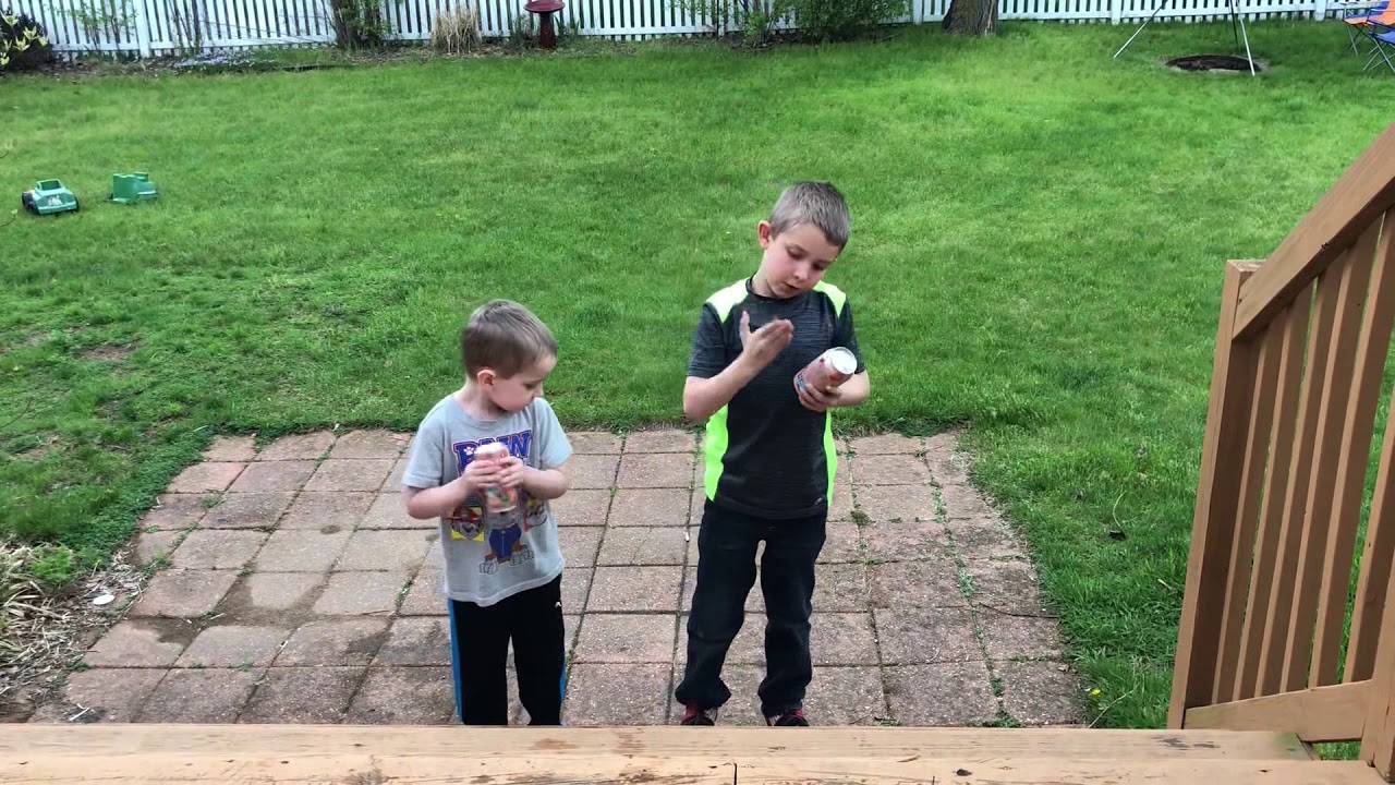 Exploding Fizzy Drinks! - YouTube