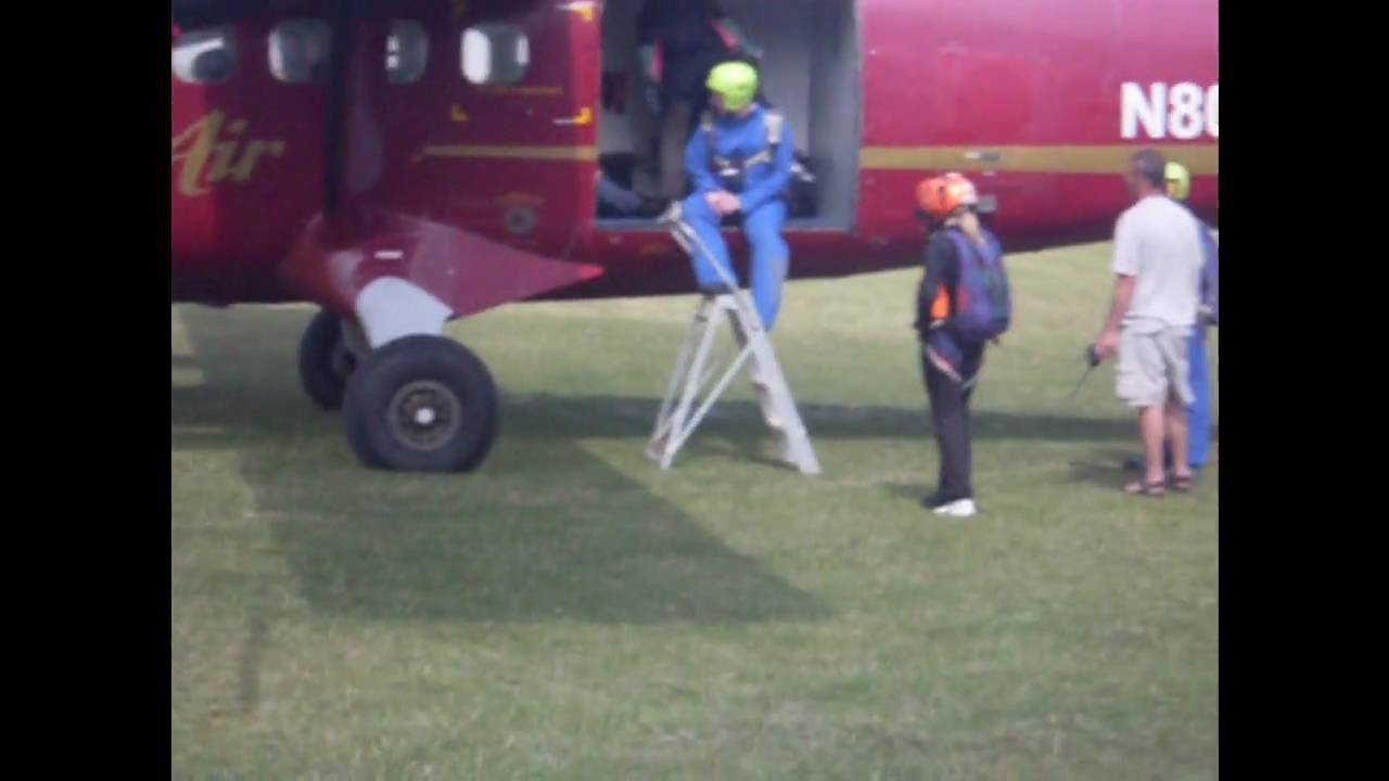 Static Line Parachute Course - YouTube