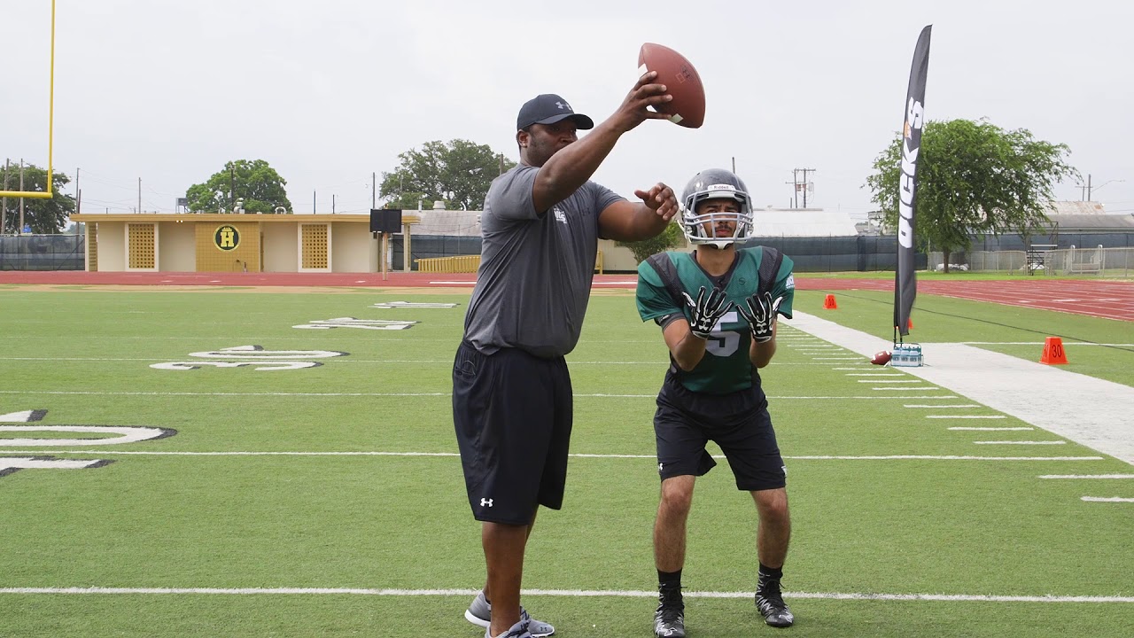 ProTips: Football: Special Teams Tips: Kick Returning 101 - YouTube