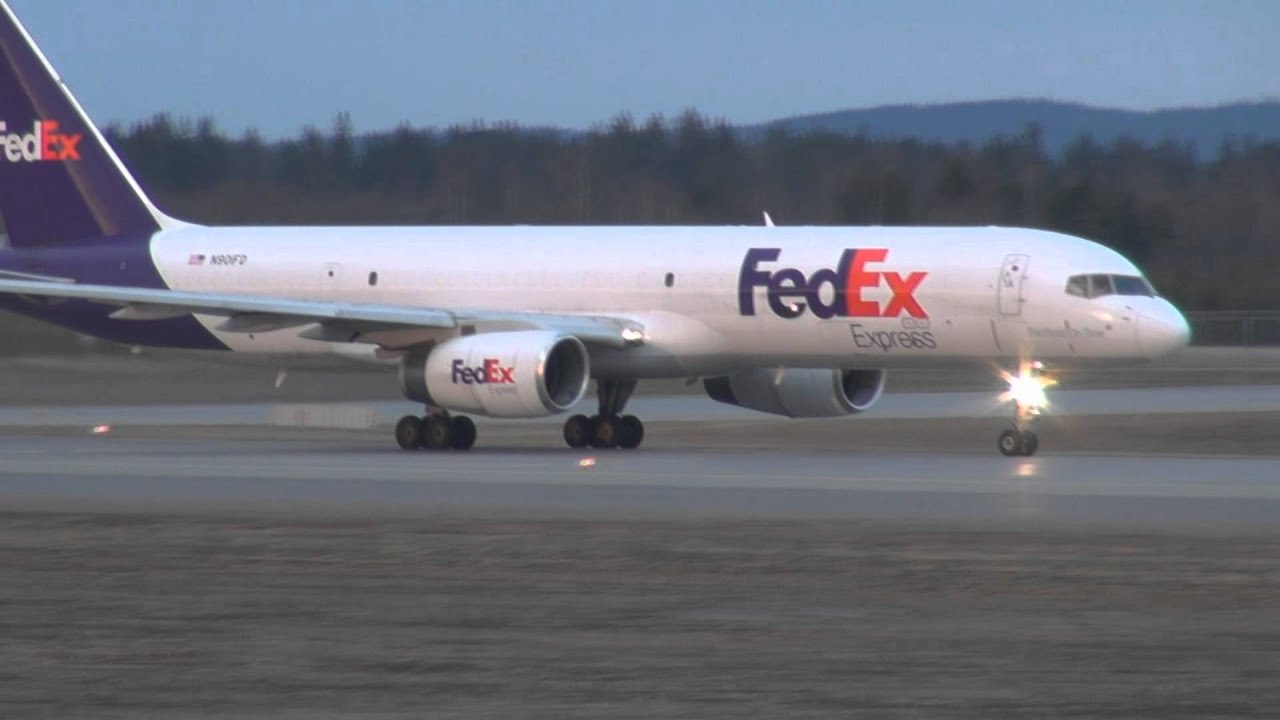 FedEx 757 Quick And Steep Take Off! - YouTube