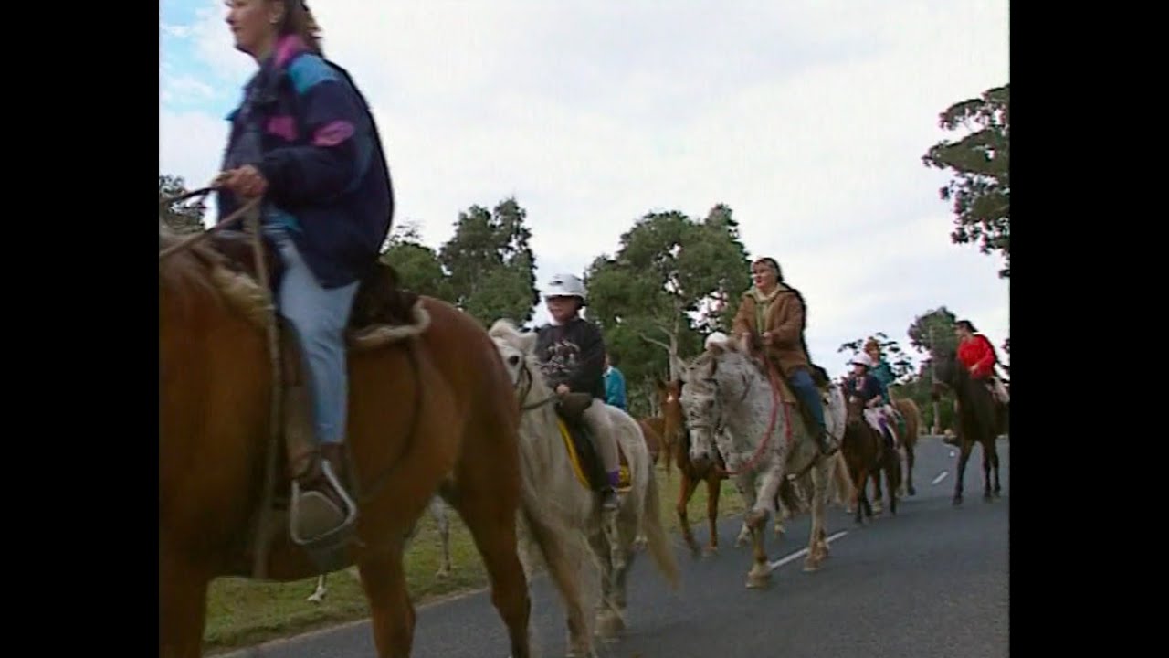Megalong Valley Historic Horseback Mail Run 1993 - YouTube