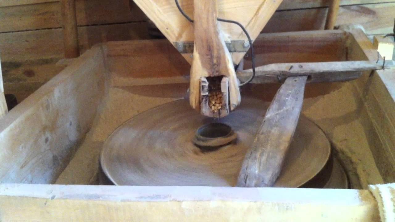 mulliri me uje - YouTube