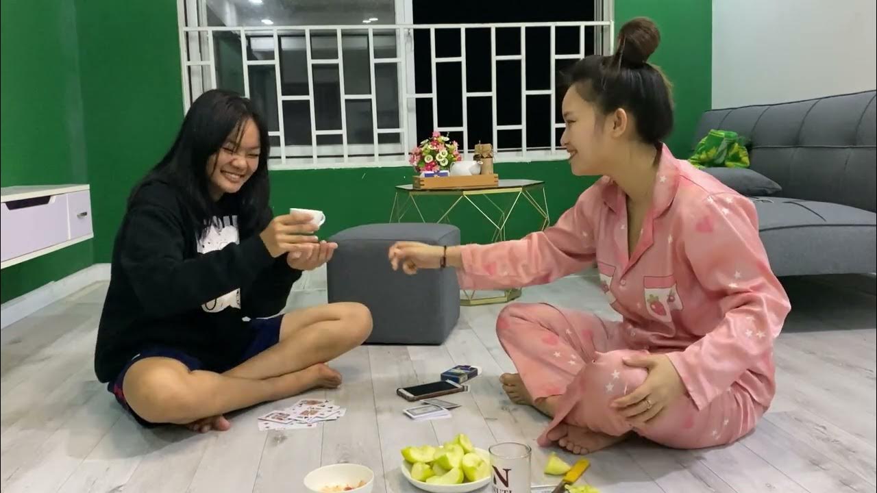 Jena Vlog 29 - Chơi Đánh Bài Uống Nước. Em Bé Chó Lì Lợm Bị La Nên Giận Không Thèm Ra Chơi - YouTube