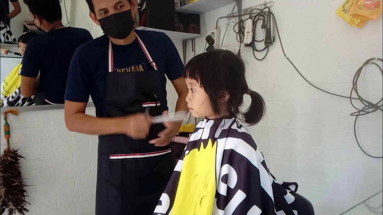 Potong rambut wanita bikin poni ala korea || haircut tutorial - YouTube