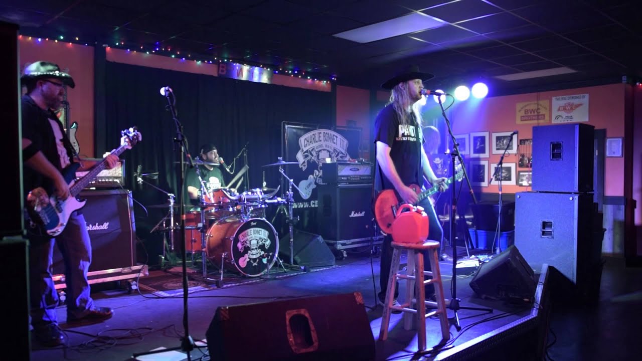 "Porch Honky" (MOCCASIN CREEK cover) live - CHARLIE BONNET III BAND aka ...