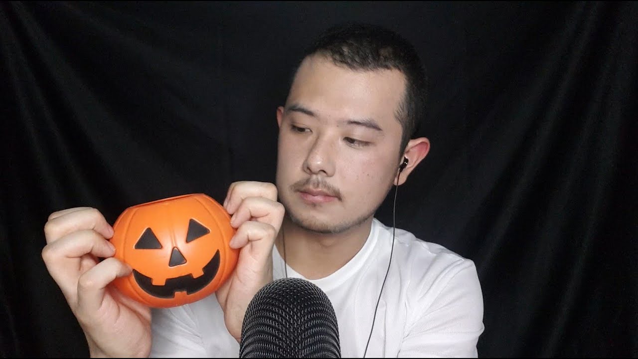 ASMR Tapping on a halloween pumpkin (plastic pumpking tapping) - YouTube
