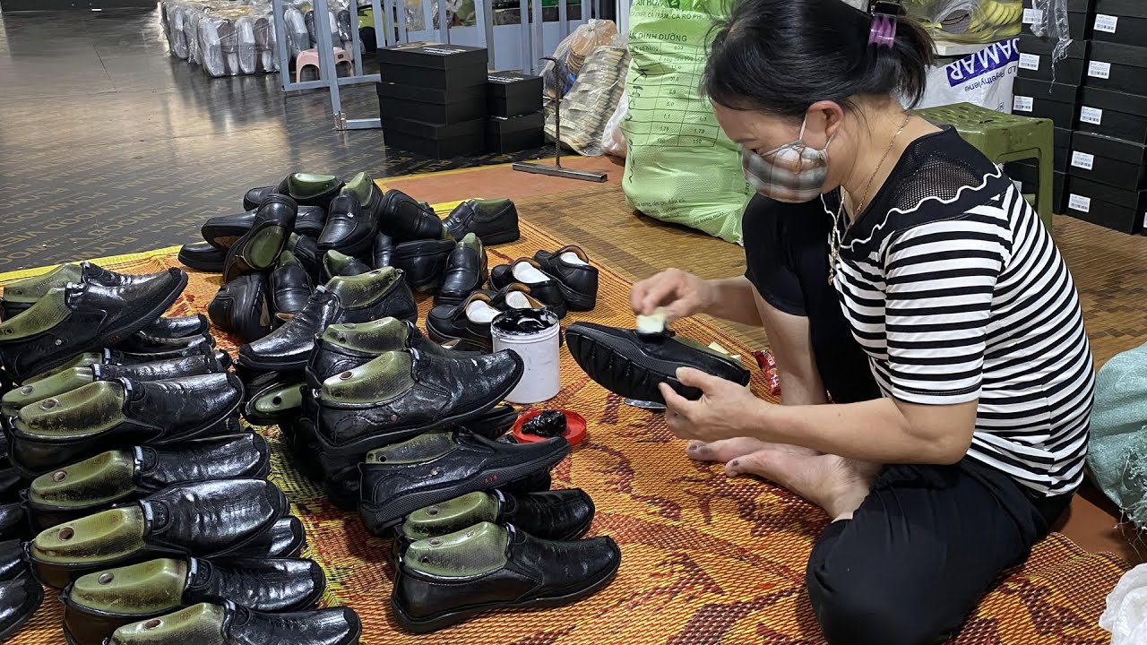 No Factory: The Process of Making Leather Shoes in a 100-Year-Old Craft ...