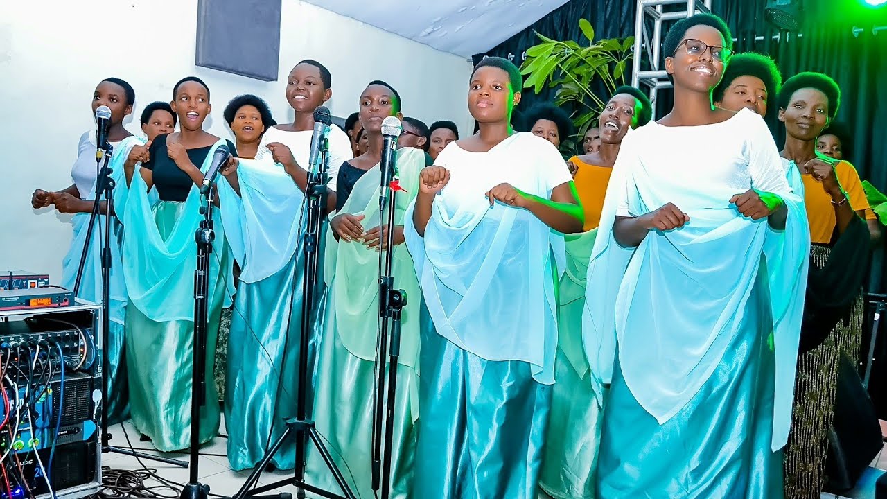 TUZAGUSHIMA by Umucyo choir ADEPR NYARUTARAMA(Official live Record ...