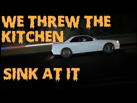 Barra r34 vs barra er34 - YouTube