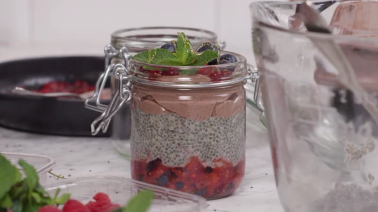 How to make the perfect Acai Chia Layered Breakfast Jar | Recipe with ...