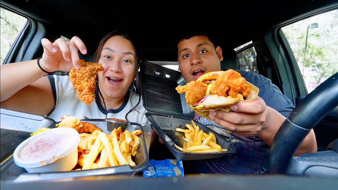 EATING AT THE BEST CHICKEN SPOT IN FLORIDA - YouTube