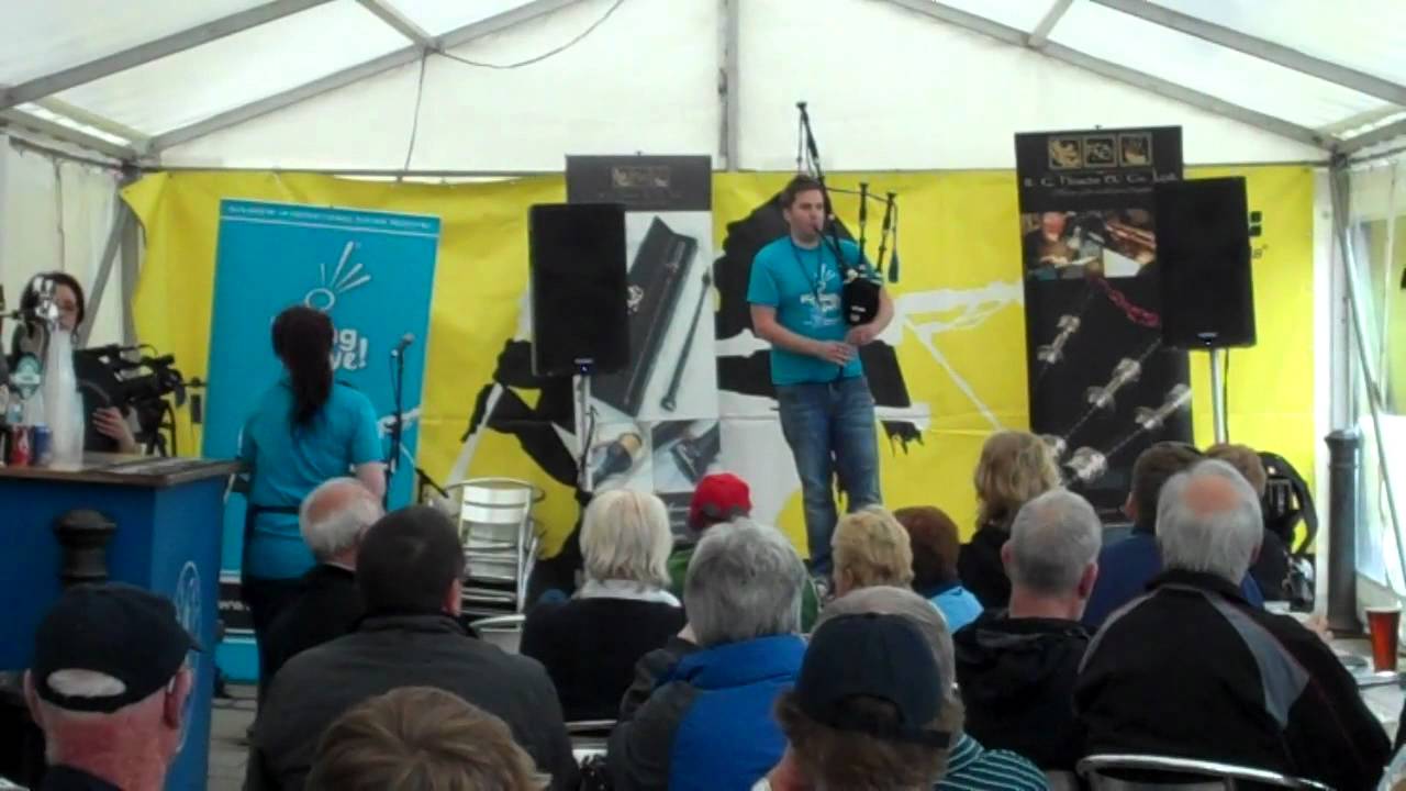 Piping Live! 2011 - Finlay MacDonald at the Street Café - Slow Air ...