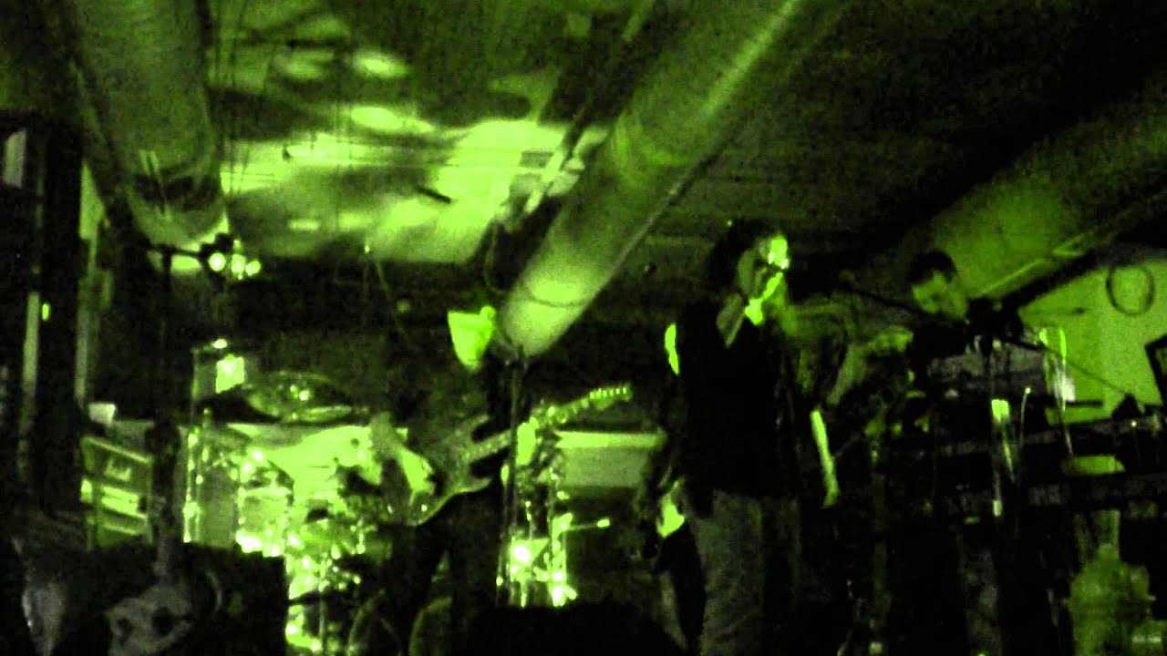 Moving Pictures performed by Distant Signals - YouTube