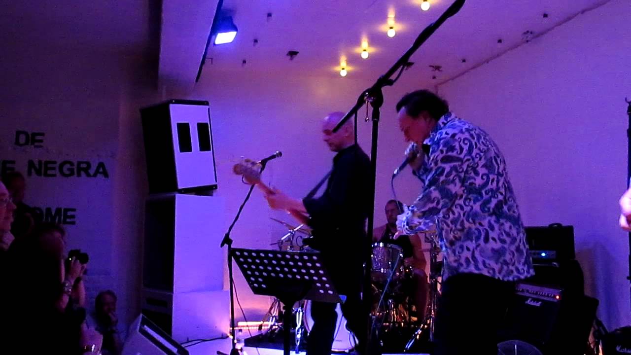 Paul Menel Band - Passing Strangers - YouTube