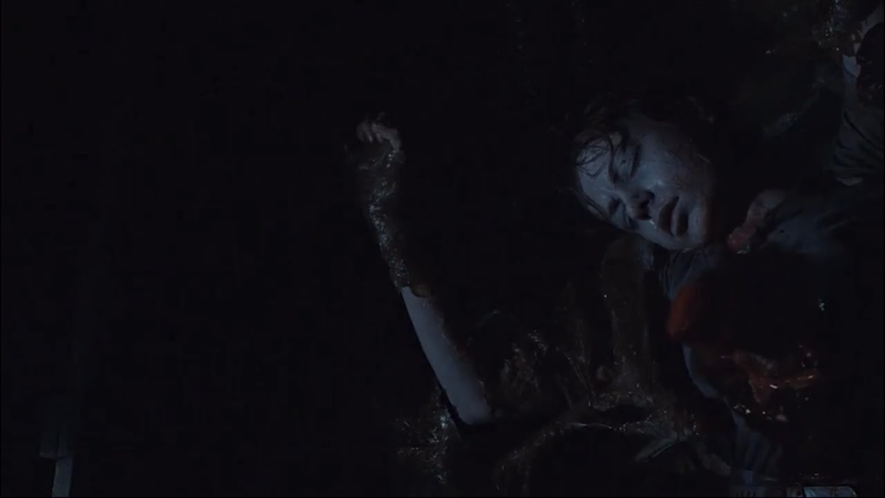 Aliens (1986) chestburster sequence - YouTube