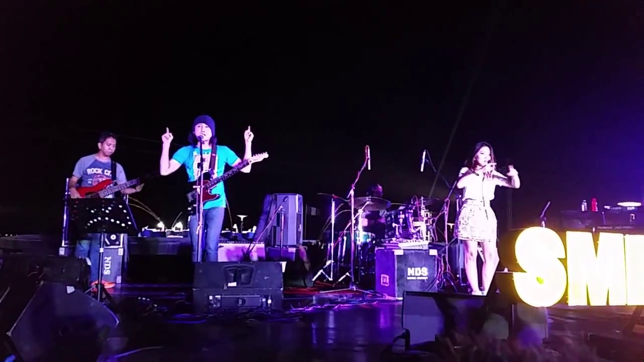 MYMP with new vocalist Janna at SM MoA (LIVE) - YouTube