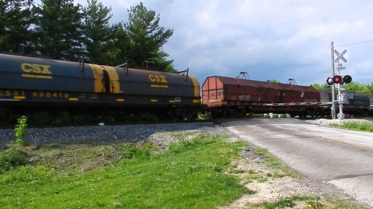 Copy of CSX Q-324 led by TWO HLCX SD40-2s - YouTube