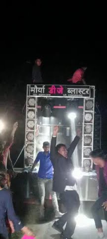 hai kisi mai le lal me dam - YouTube