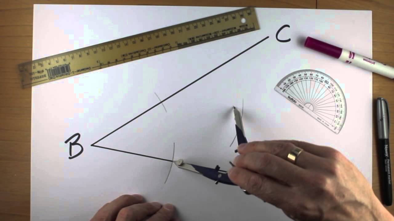 Tracer la bissectrice d'un angle à l'aide d'un compas - YouTube