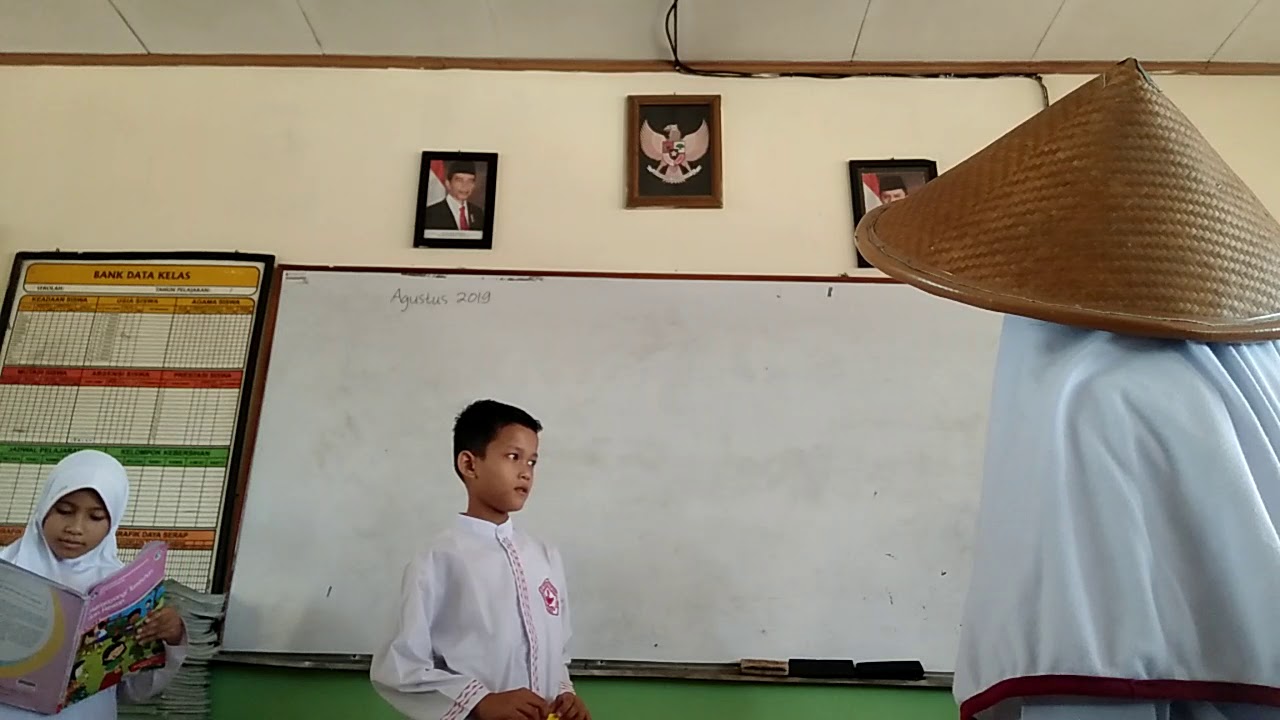 Praktek Drama kelas 3 SDN Pinang Ranti 05 Pagi (kelompok 4) - YouTube