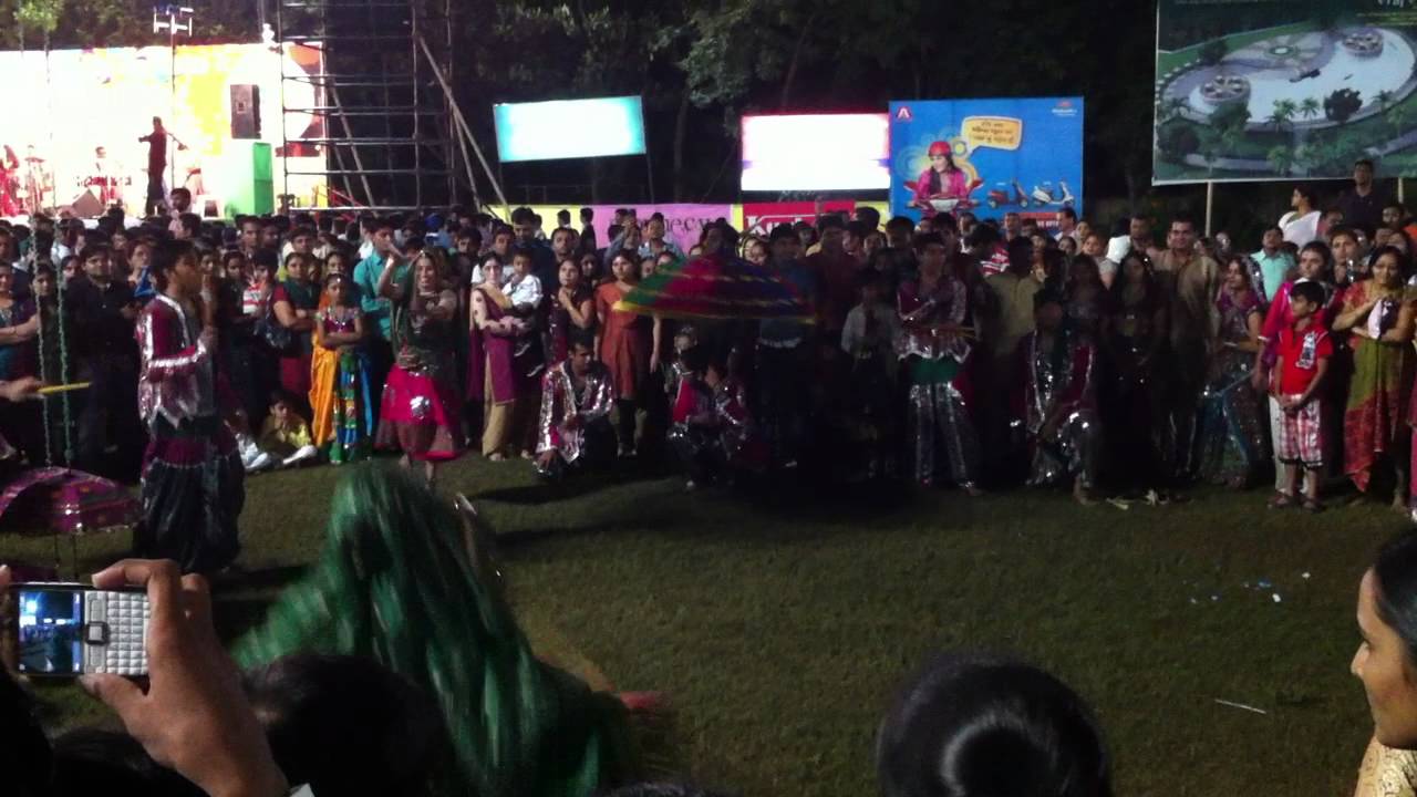 Garba Night @ Karnavati Club (1-10-2011) , S.G.Highway, Ahmedabad.MOV ...