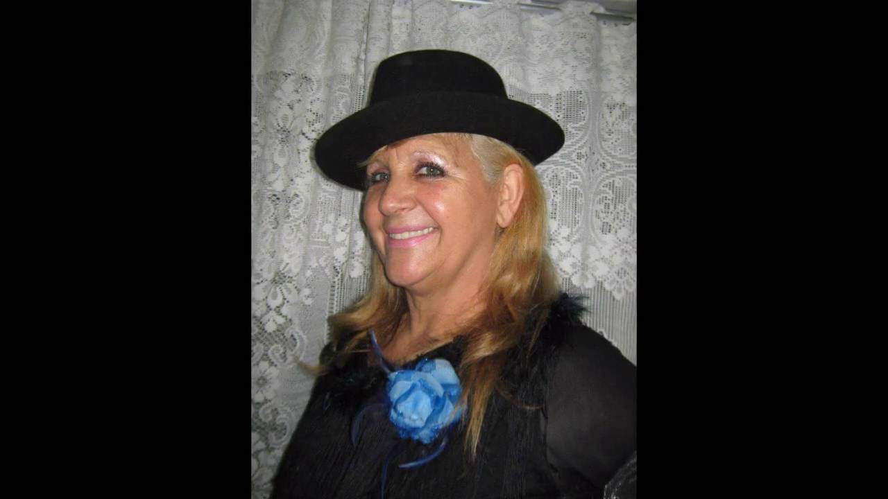 Ana Canessa - Gloria [Audio Oficial] Cover - YouTube