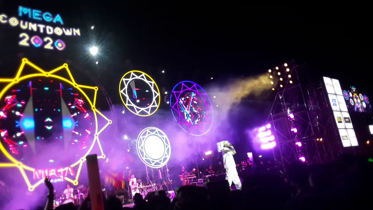 🐻อย่าคิดมาก Don't worry be happy 🐻 UrboyTJ Live Mega Countdown 2020 @Mega Bangna 31.12.19 - YouTube
