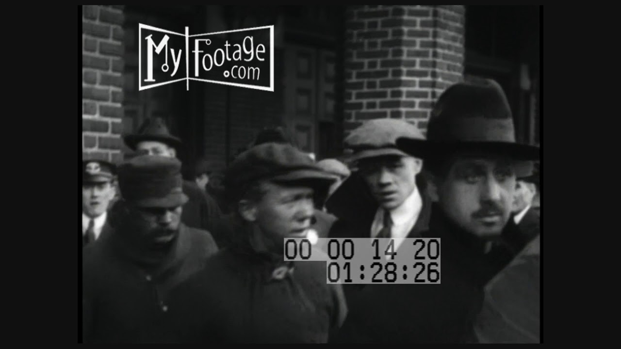 1930s El Train Stop In NYC (Silent) - YouTube
