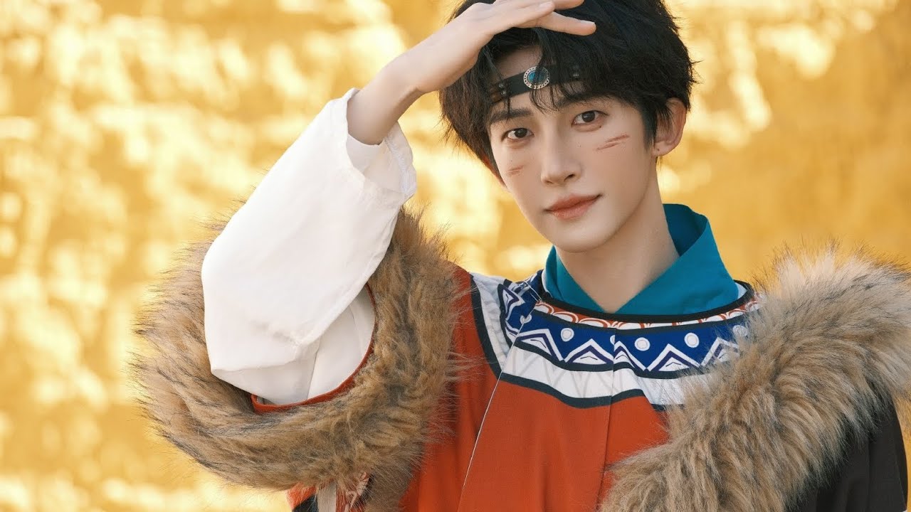 Liu Yu's first appearance on the Spring Festival Gala #liuyu - YouTube