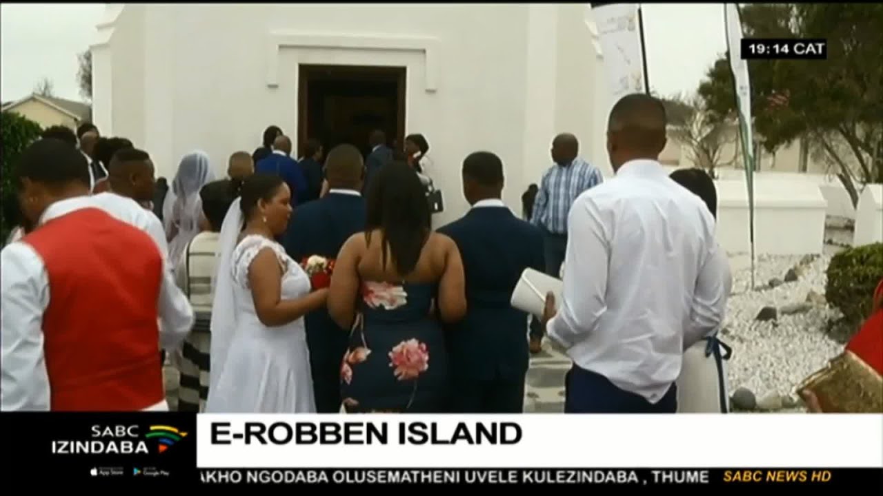 Izithandani zibophe ifindo likasofa silahlane eRobben Island namhlanje ...