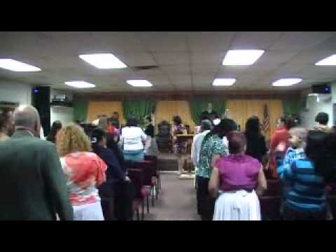 Igl. Rio de Vida Celebraccion Pastor Tommy Benzant - YouTube