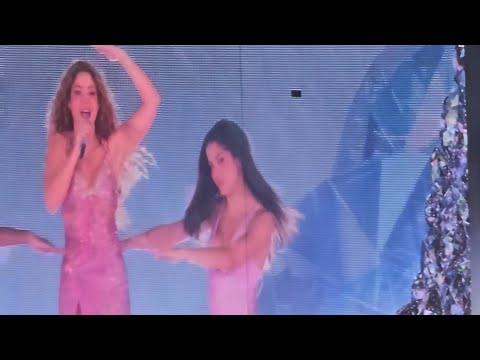 Shakira - Intro + La Fuerte + Girl Like Me - Las Mujeres Ya No Lloran ...