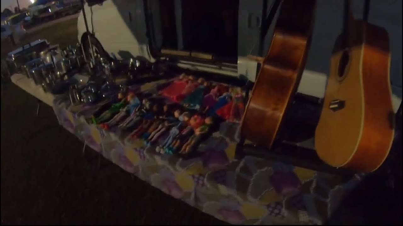 FLEA MARKET FARMERS MARKET FIRST OF THE DAY QUEENSLAND AUSTRALIA - YouTube
