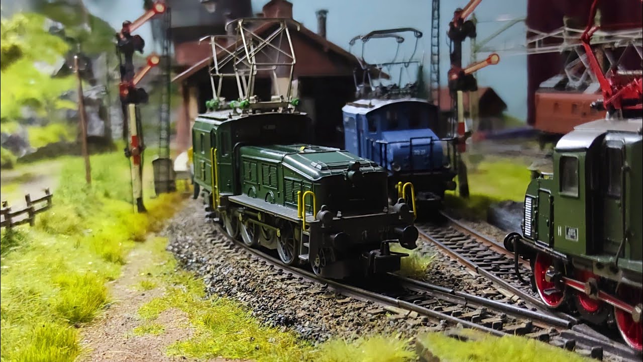 Beautiful HO scale model railway in Switzerland - Swiss electric ...