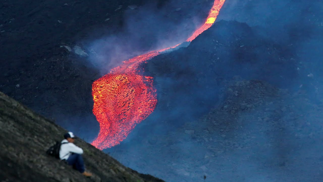 SLIDESHOW: Guatemala's Pacaya volcano erupts - YouTube