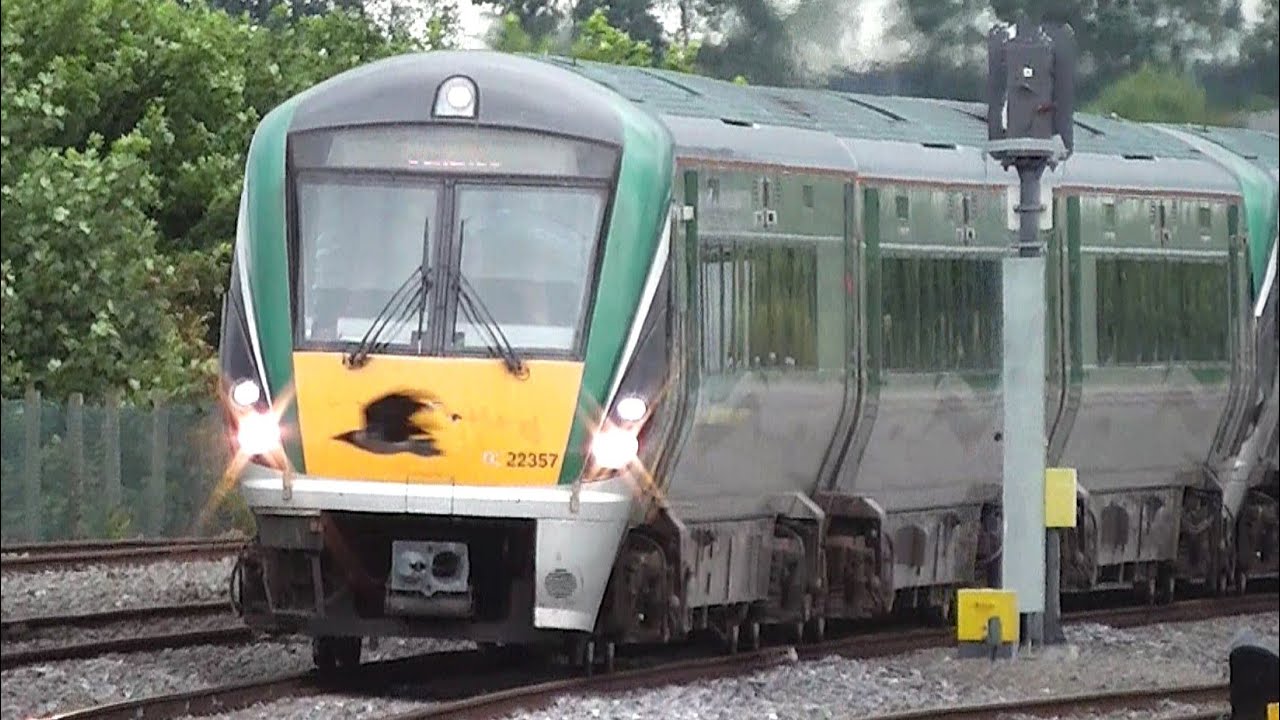 IE 22000 Class Intercity Train number 22357 - Portarlington Station ...