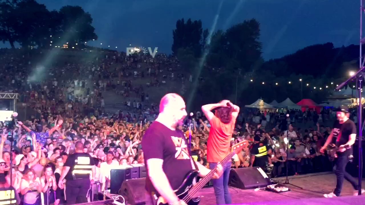 Jordan Luck Band 'Why Does Love Do This To Me?' - YouTube