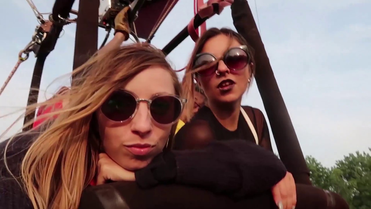 Booty dancin / dance party on a hot air balloon lol - YouTube