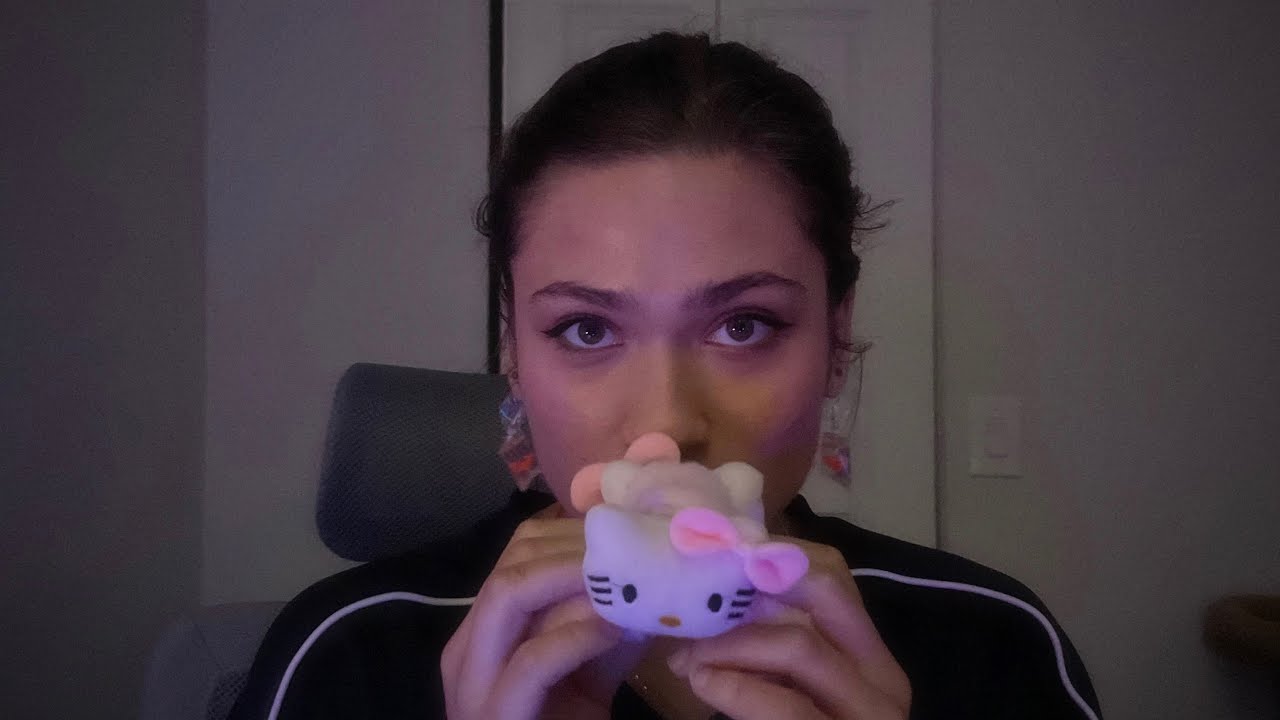 ASMR | Triggers With My Hello Kitty Claw Clip - YouTube