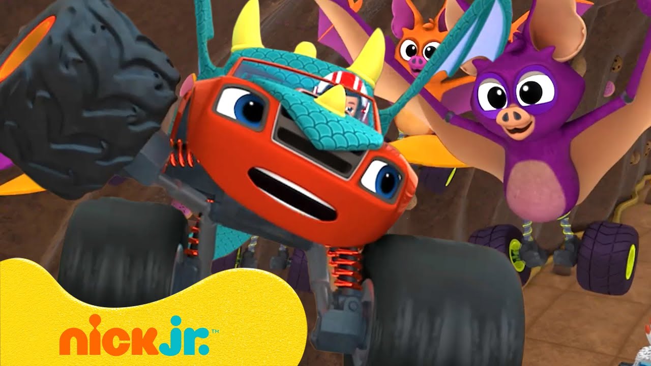 Blaze Uses Blazing Speed in a Halloween Race! 🦇 Blaze and the Monster ...