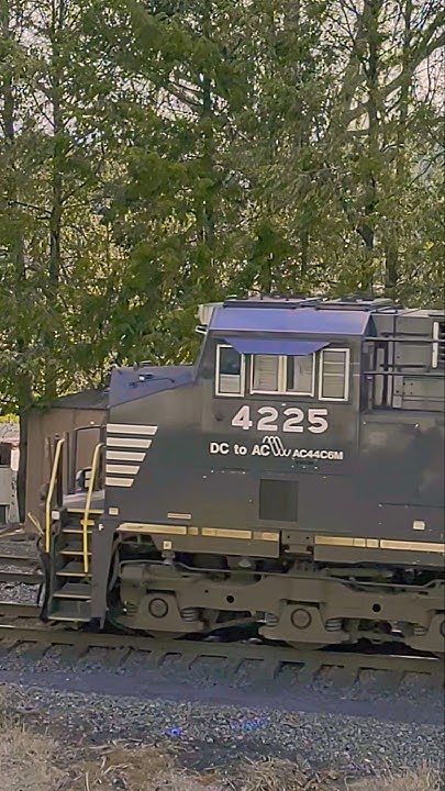 4225 and 8074 NS Locomotives - YouTube