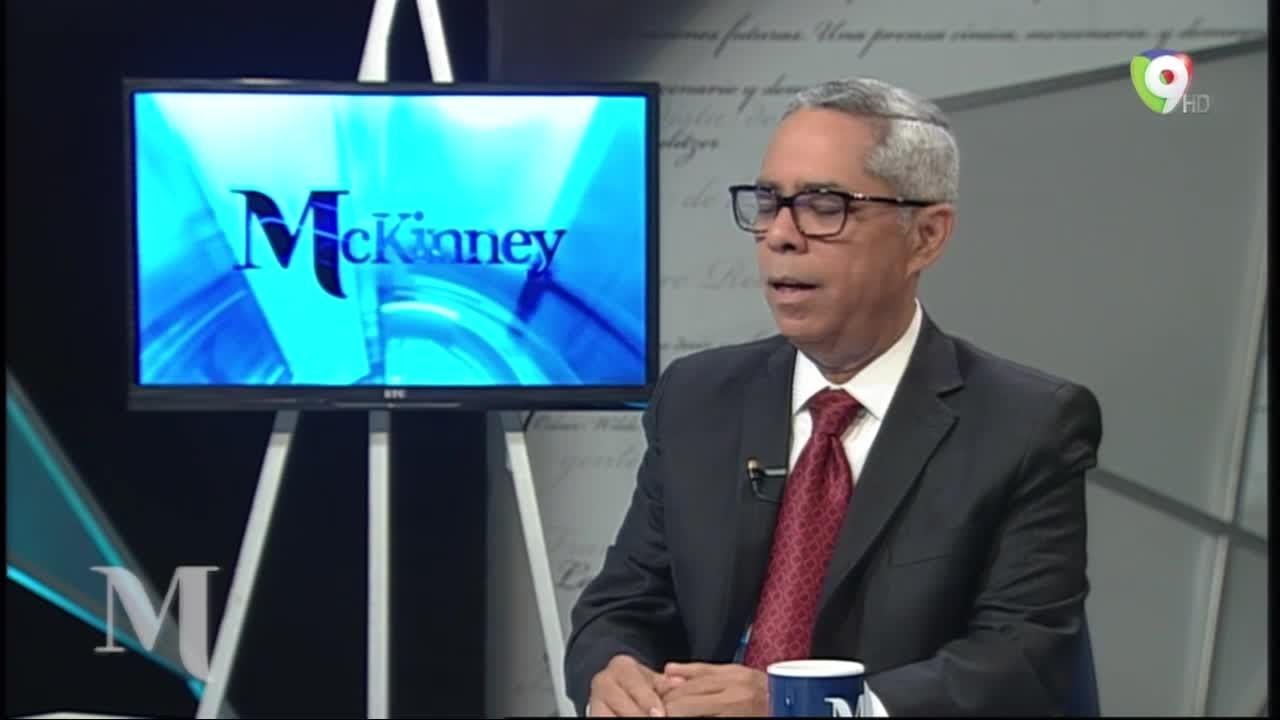 Conversando con el Economista Pedro Silverio (2/4) - McKinney - YouTube