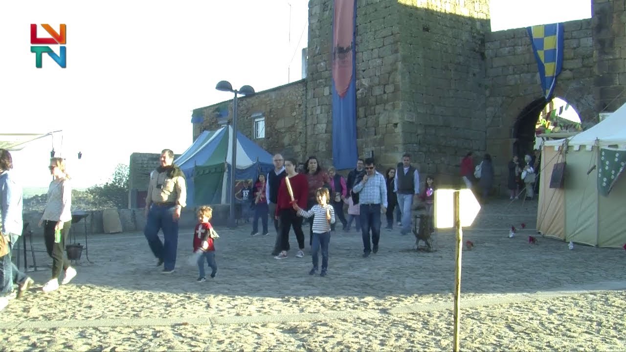 Feira Medieval Castelo Mendo - YouTube