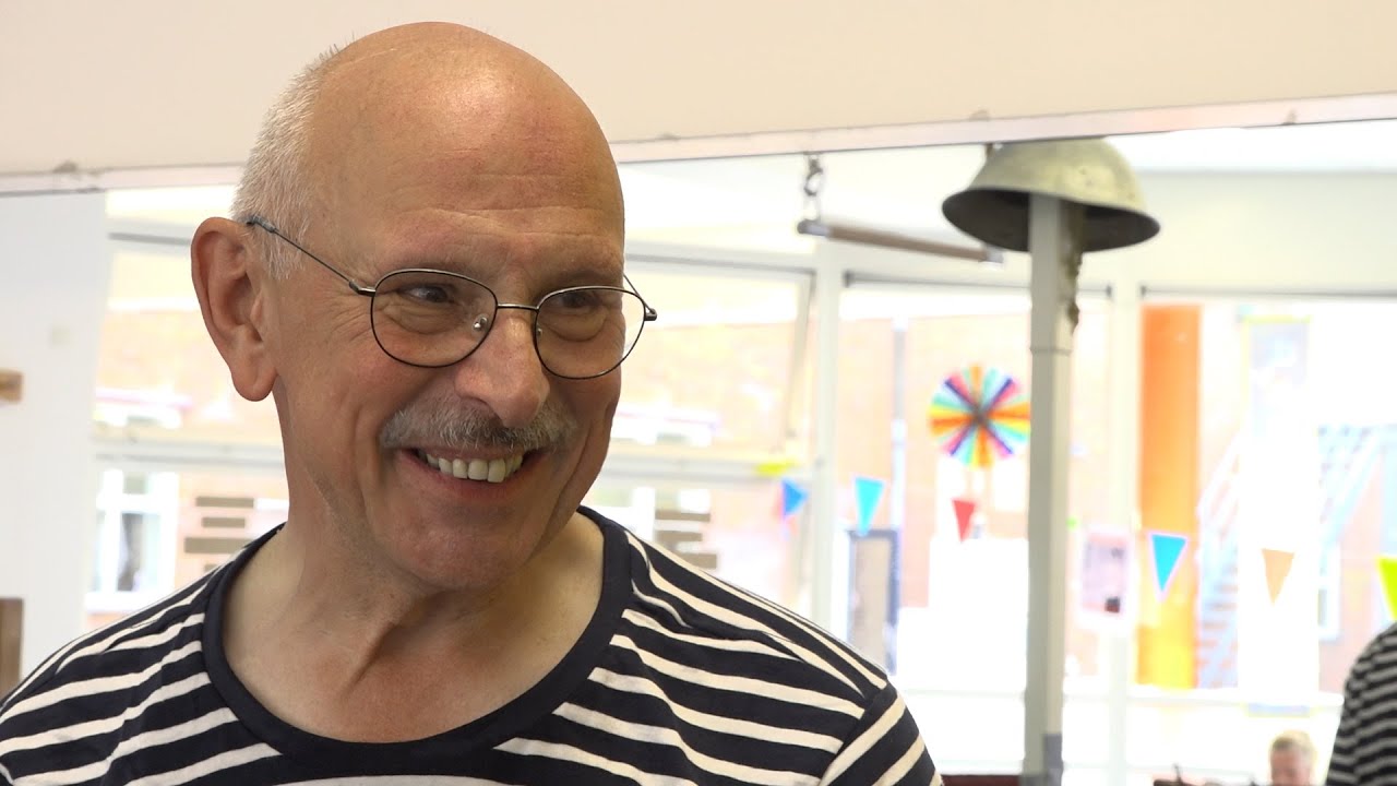 Meester, maar bovenal verhalenverteller: Rik gaat met pensioen - YouTube